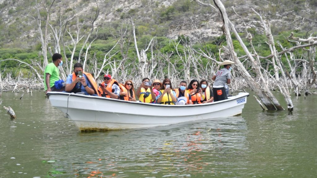 PROVINCIA BAHORUCO: EL LAGO ENRIQUILLO UN DESTINO TURÍSTICO IMPERDIBLE ...