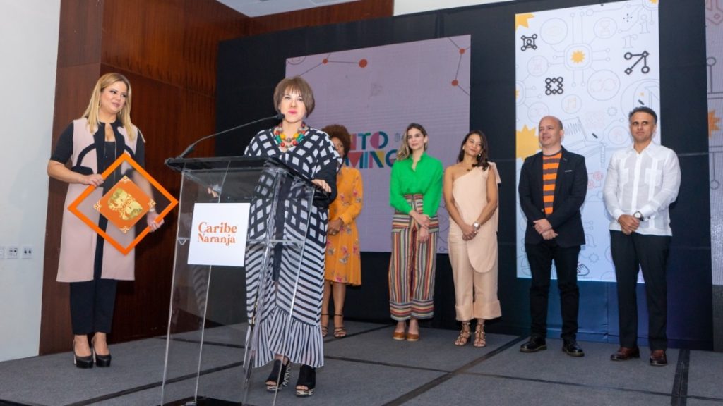 II Foro Caribe Naranja reconoce a la actriz María Castillo